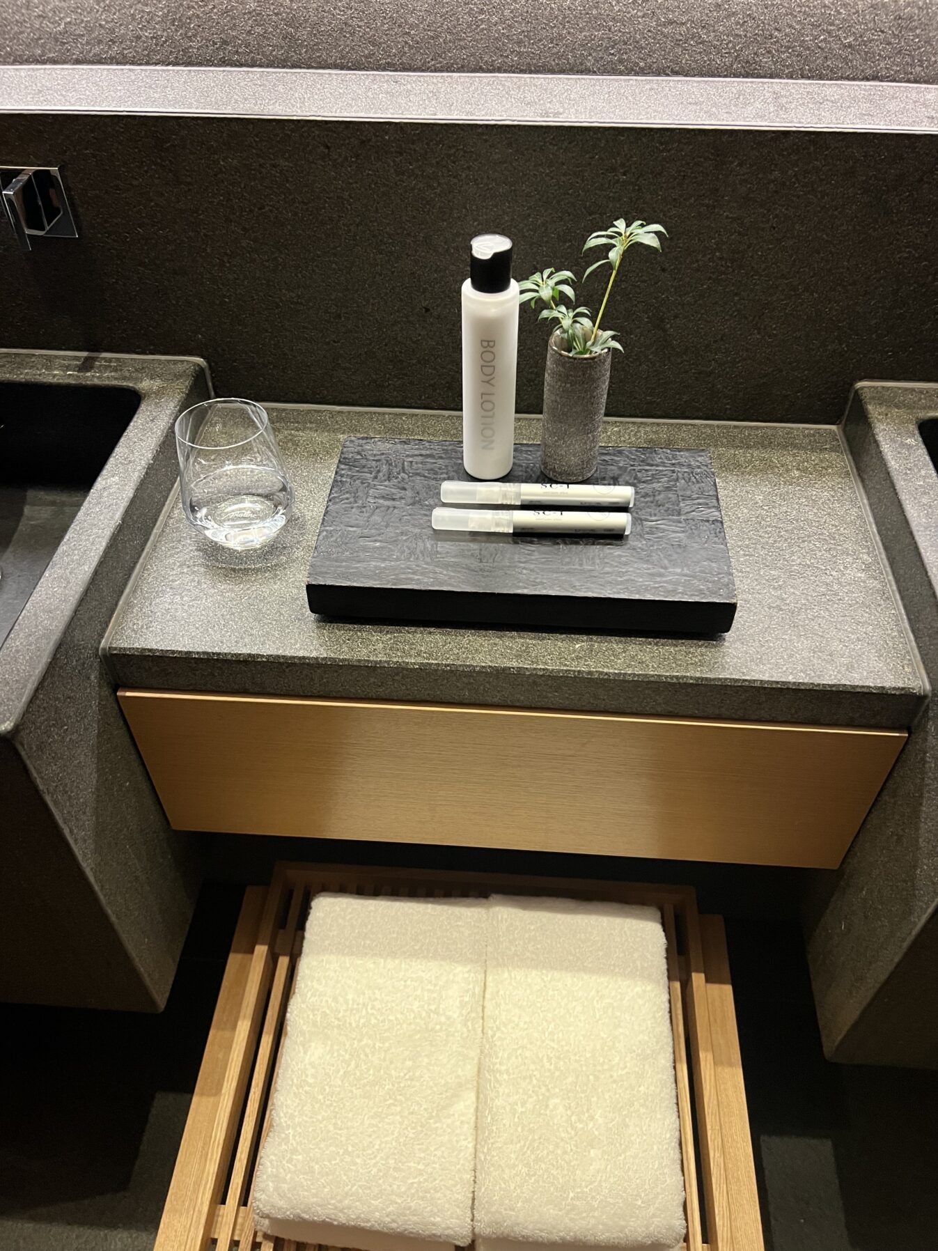 Aman Hotel Tokyo Review - Keir Alexa